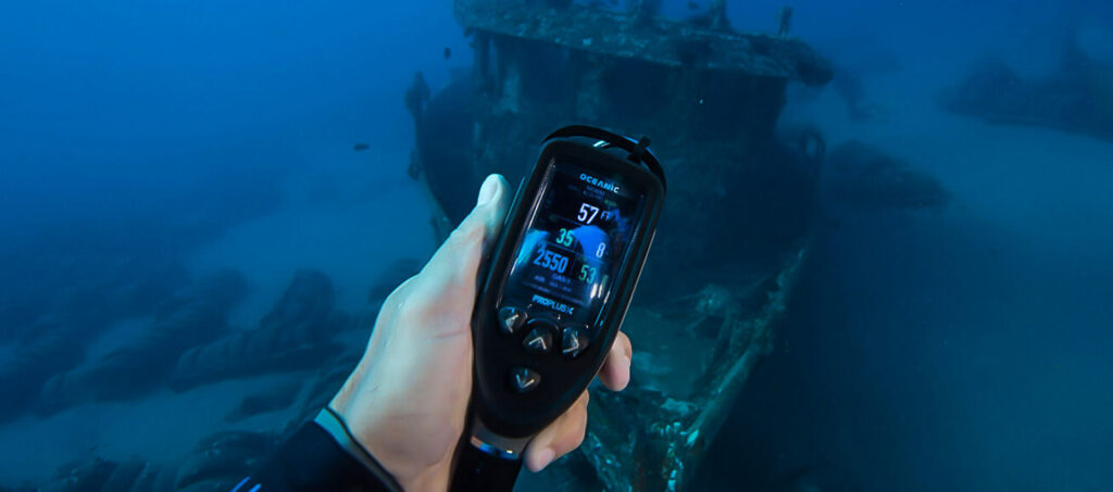 How to Choose a Scuba Computer: Beginner’s Guide